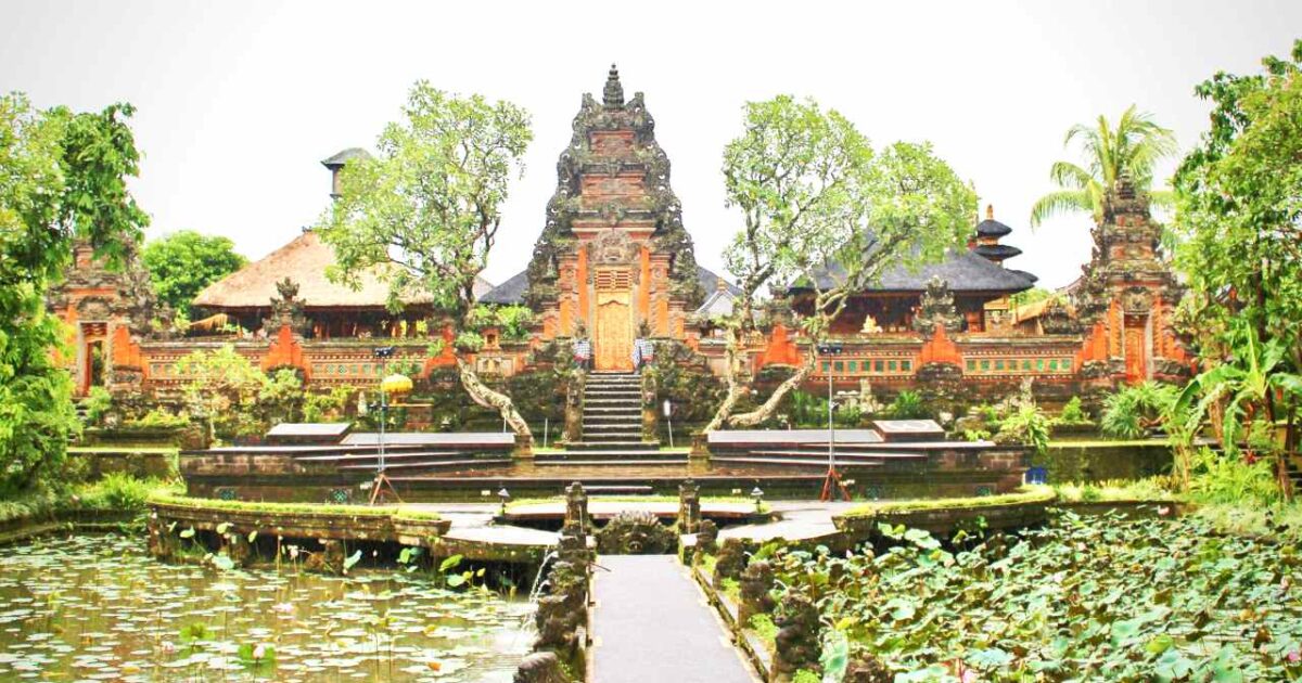 Ubud centre and market walk around (BALI) | FINDING THE BLISS